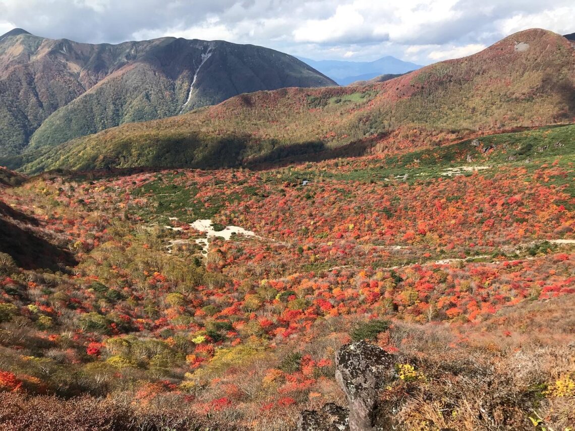 Trekking, Onsen and Late autumn in Mt.Nasu – Early Bird Adventure