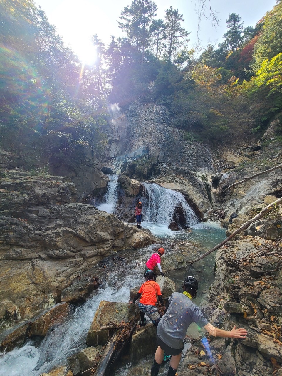To the unexplored Yuzawa fountain tower! Onsen Adventure Trekking ...